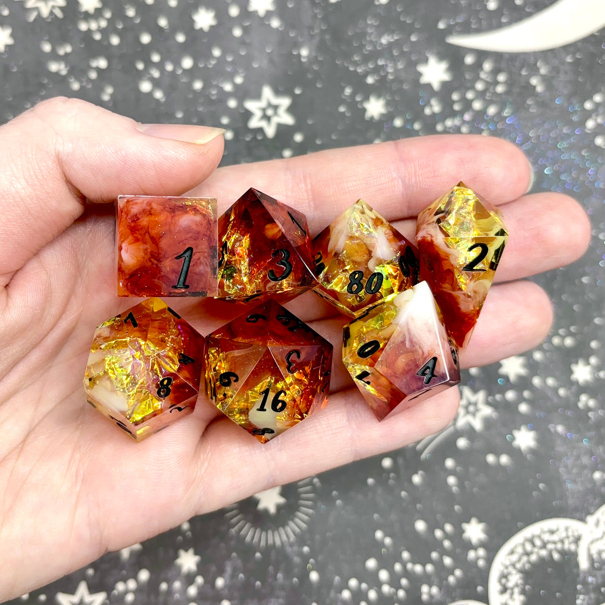 "Red Hots" - 7 Piece Show Off Set - Logo d20 – Dreamy Dice