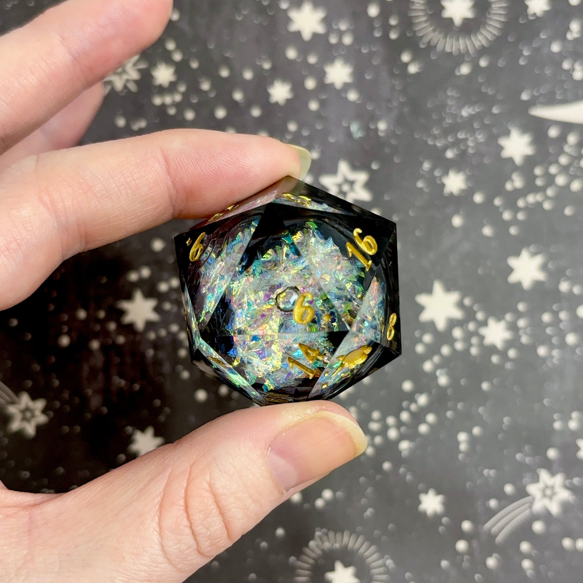 "Water Opal Iridescent" - 35mm Show-Off Logo d20 – Dreamy Dice